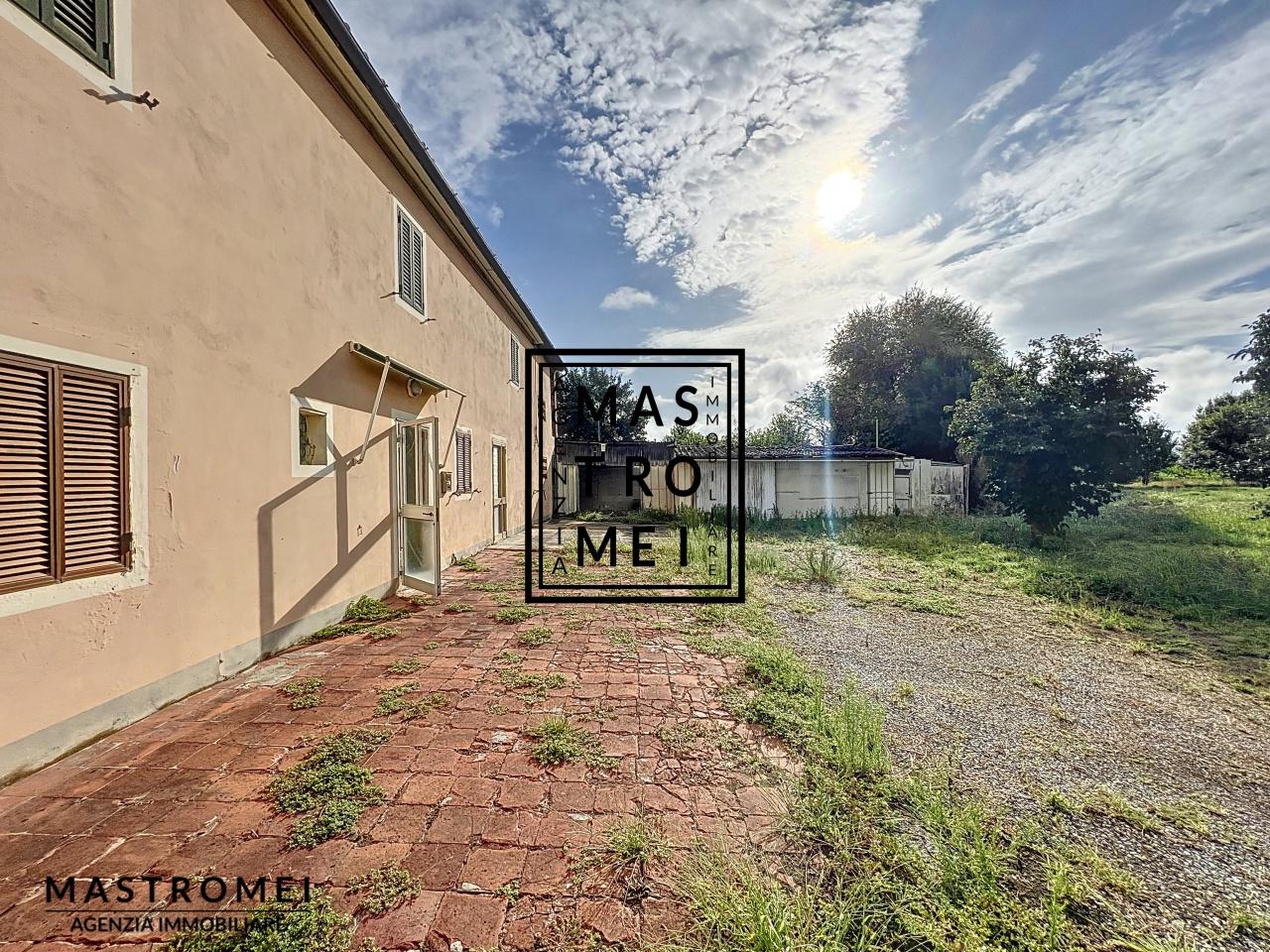 Casale in vendita a Chiesina Uzzanese