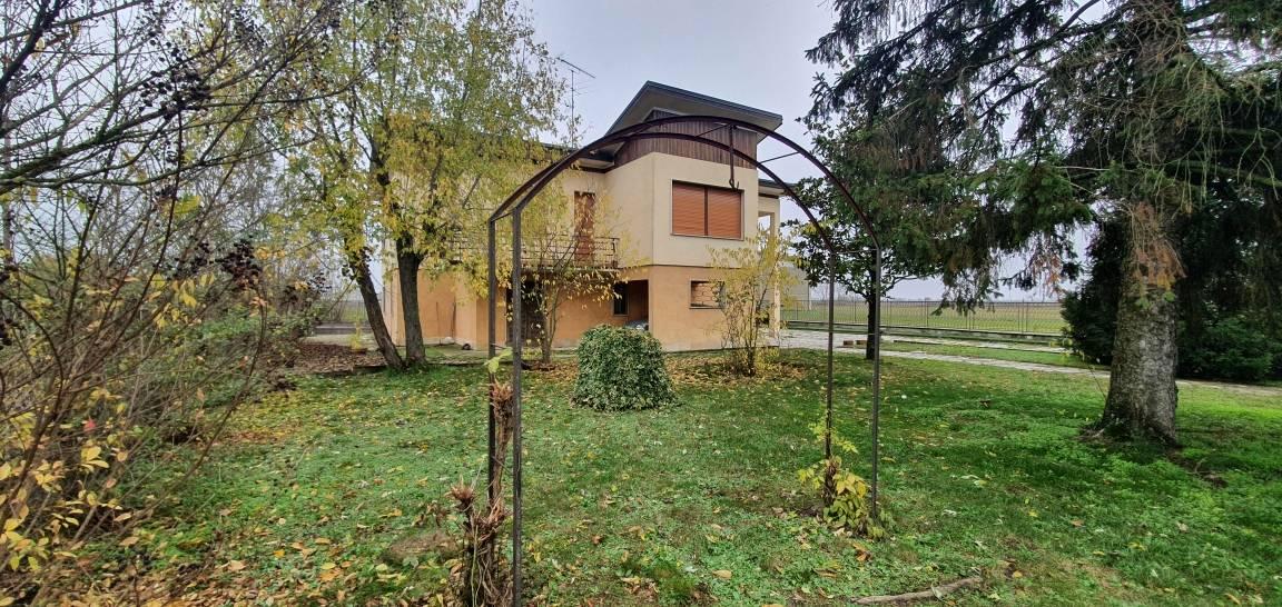 Casa indipendente in vendita a Alessandria