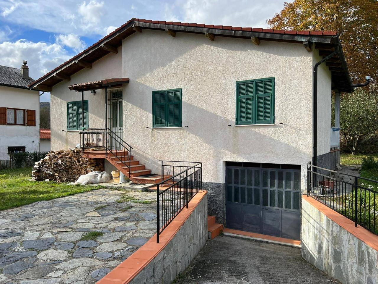 Villa in vendita a Bardineto