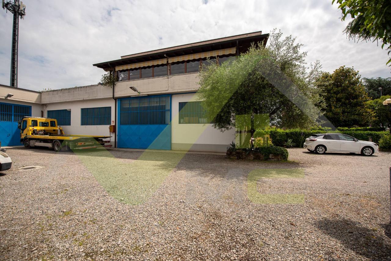 Capannone in vendita a Liscate