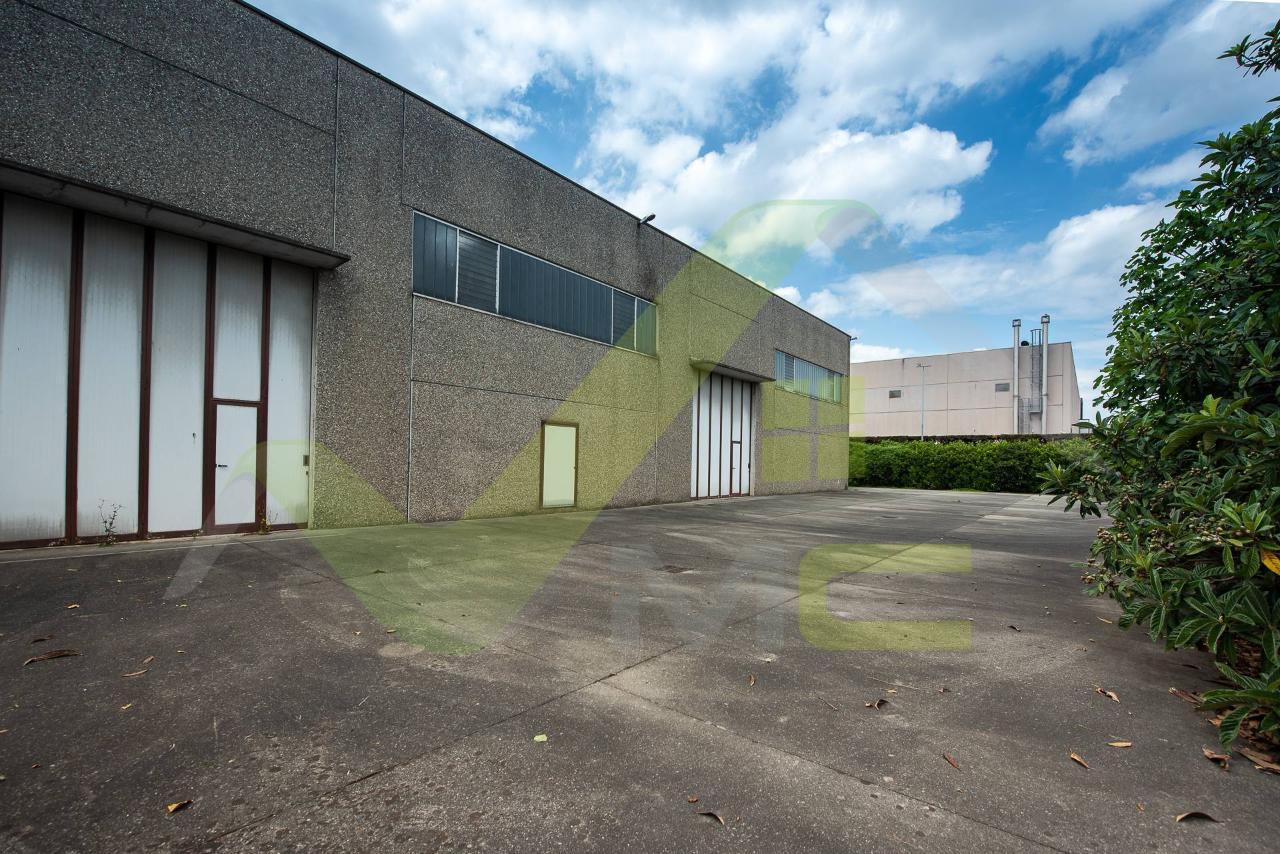 Capannone in vendita a Vignate