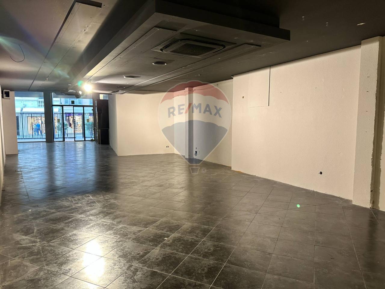 Negozio in affitto a Alessandria