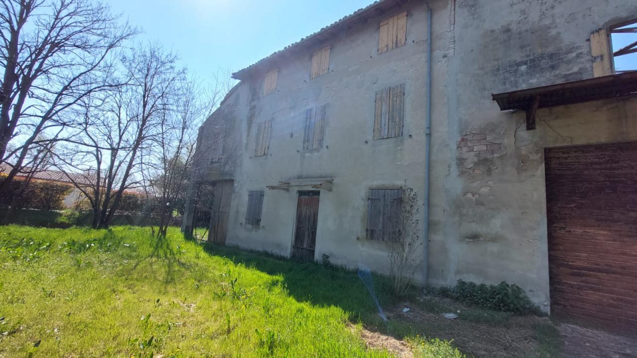 Rustico in vendita a Parma