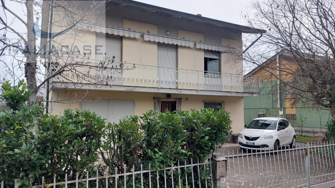 Villa in vendita a Poviglio