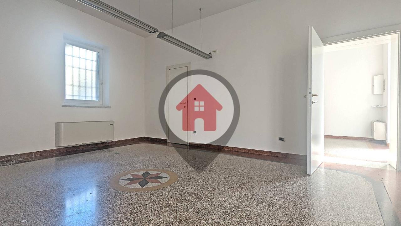 Ufficio in affitto a Pescantina