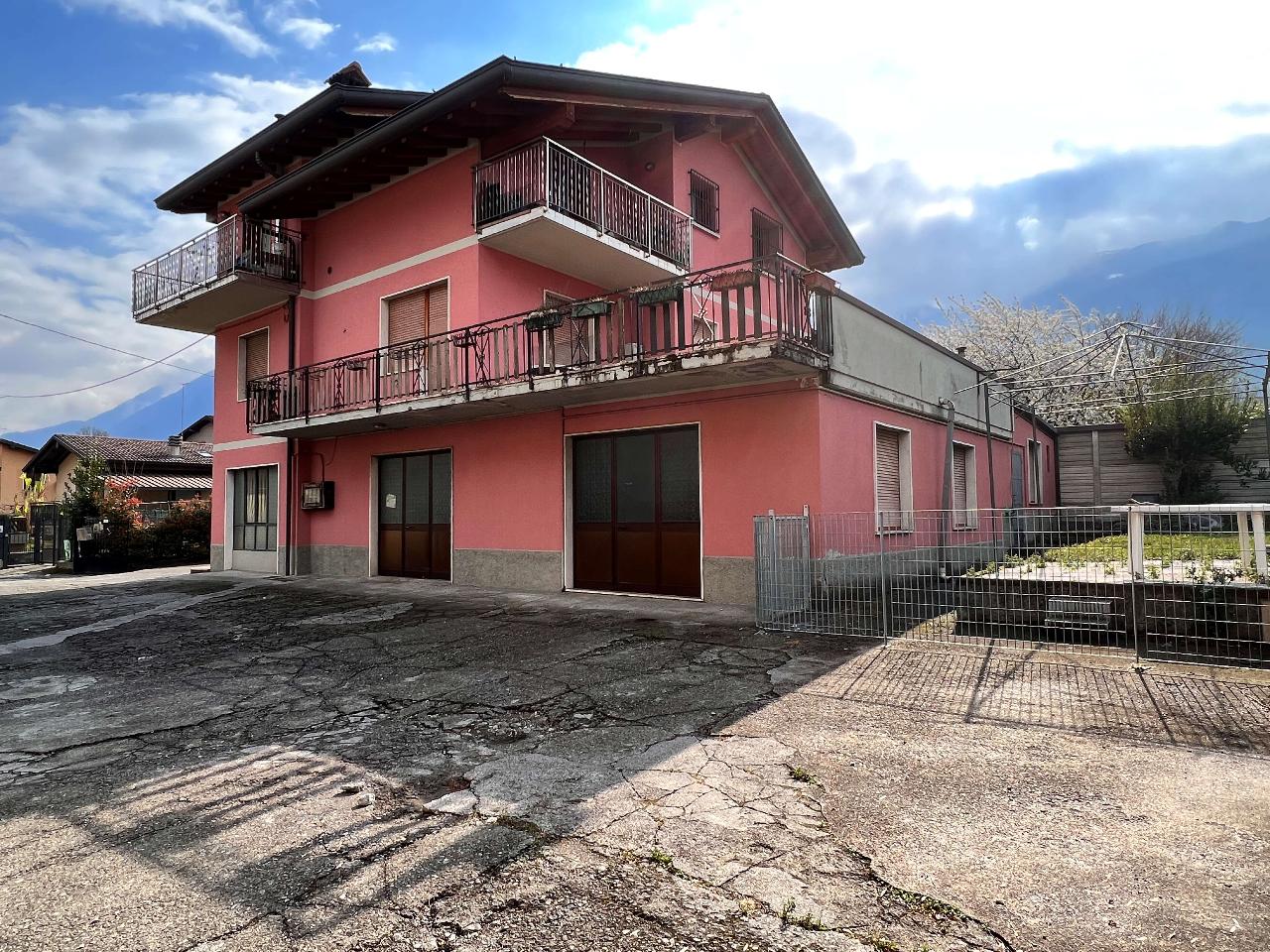 Casa indipendente in vendita a Darfo Boario Terme