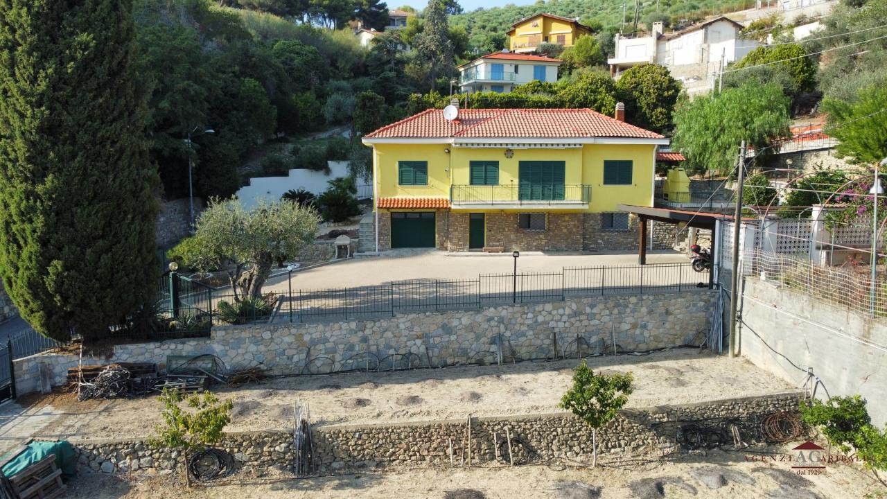 Villa in vendita a Bordighera