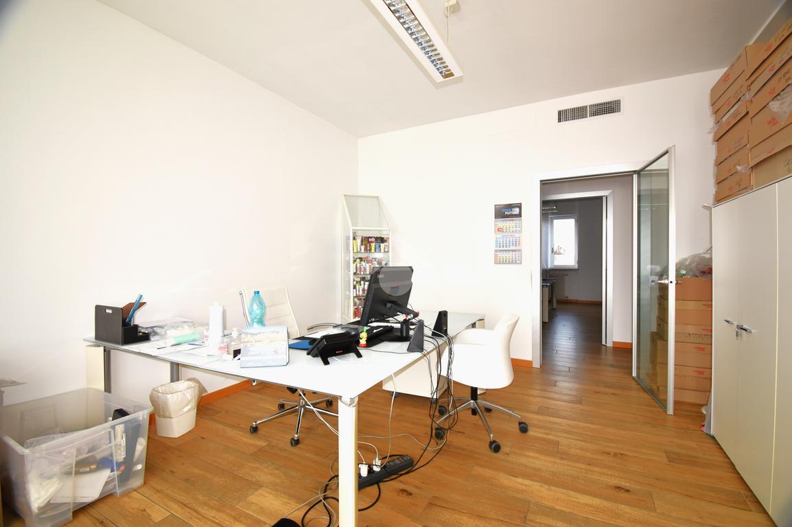 Ufficio in affitto a Segrate