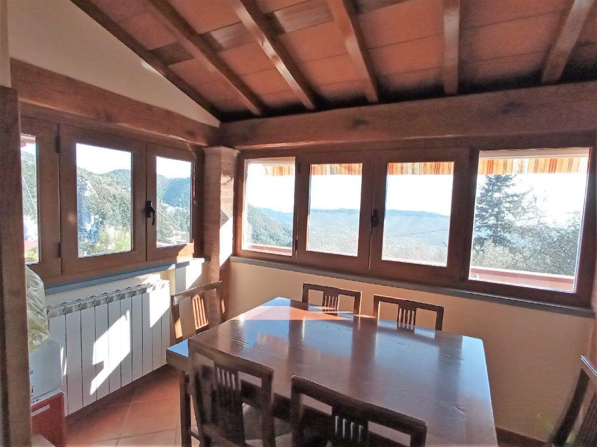 Terreno con rustico in vendita a Camaiore