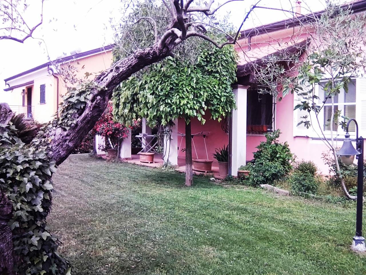 Villa in vendita a Sarzana
