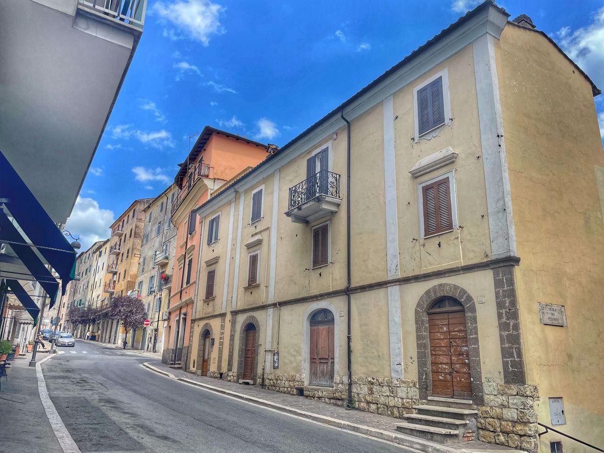 Appartamento in vendita a Castel Madama