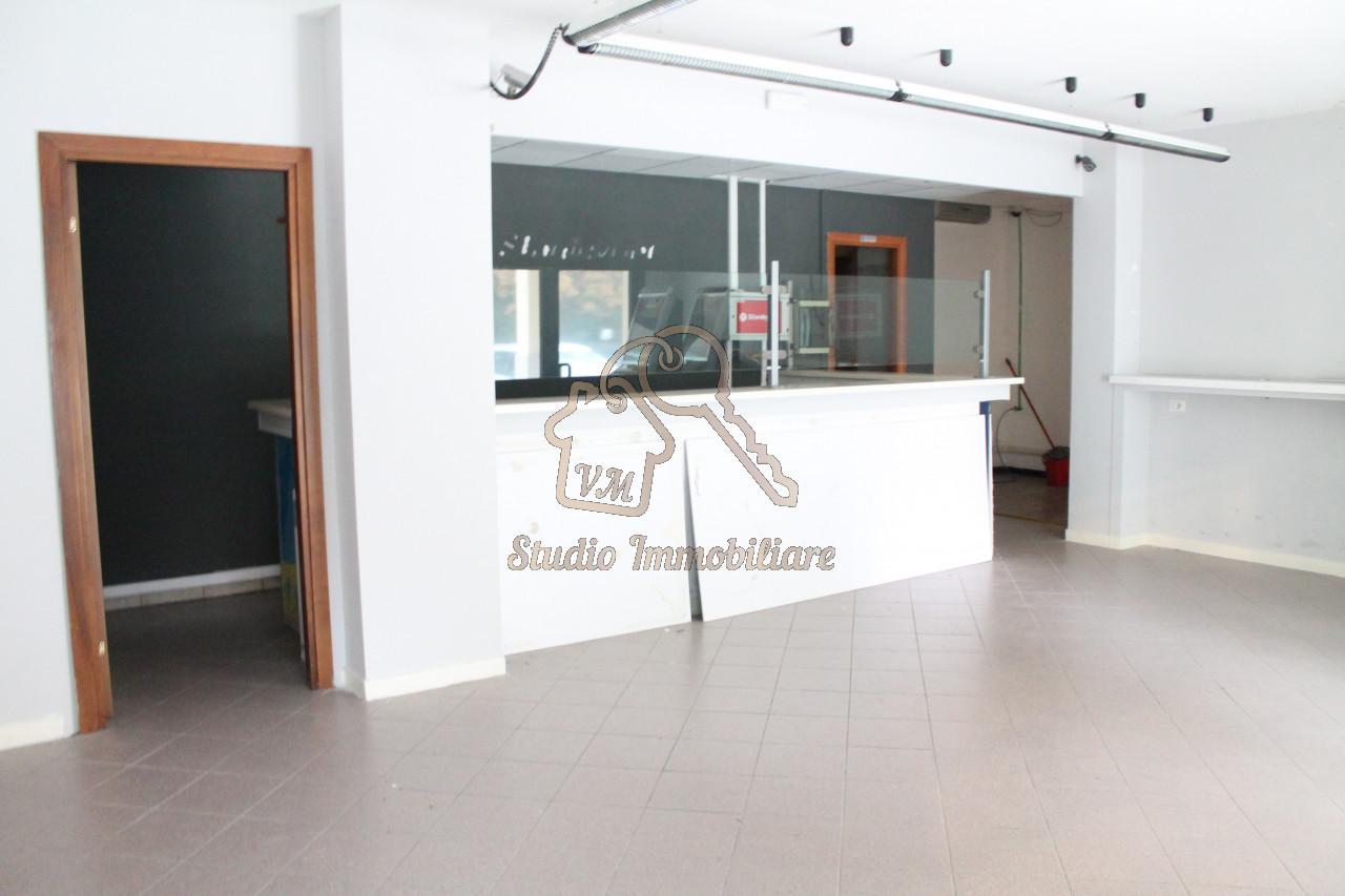 Negozio in vendita a Bracciano