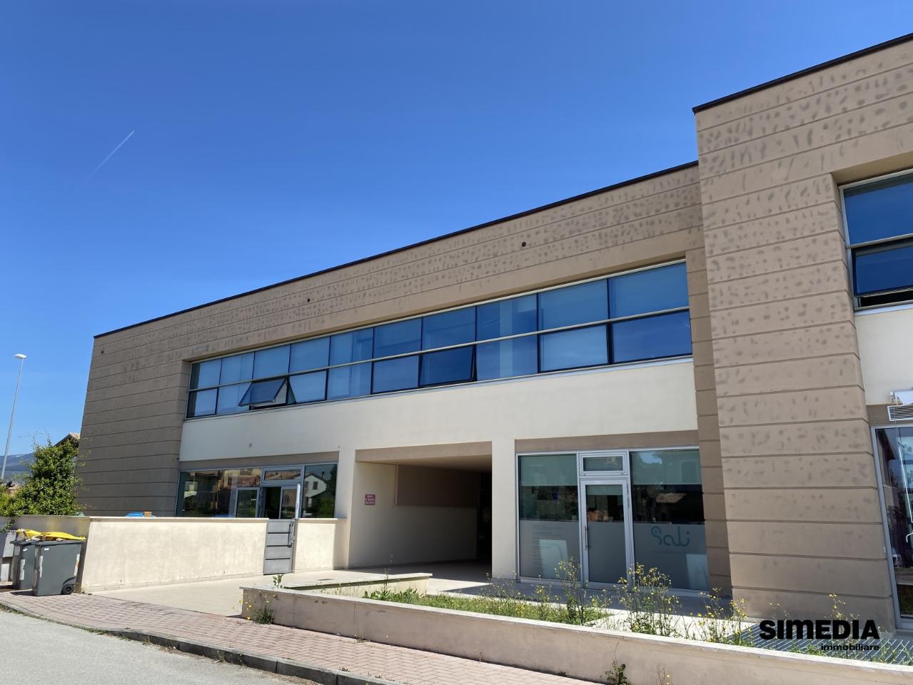 Negozio in affitto a Foligno