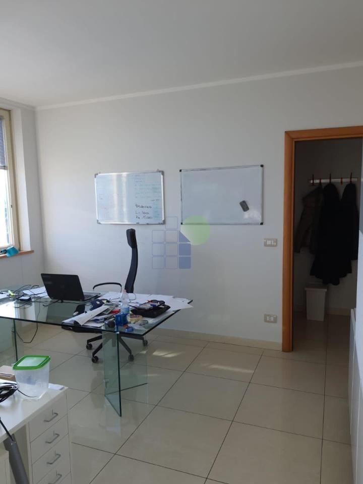 Ufficio in affitto a Livorno
