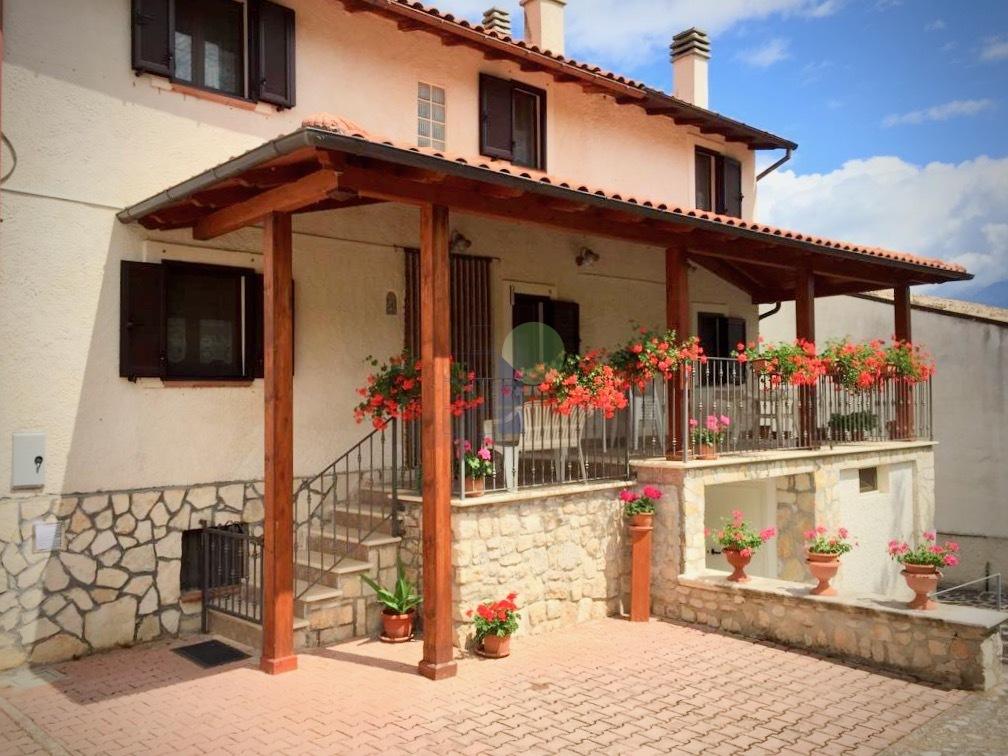Casa indipendente in vendita a Introdacqua