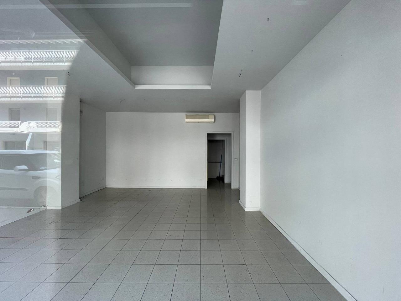 Negozio in vendita a San Benedetto Del Tronto