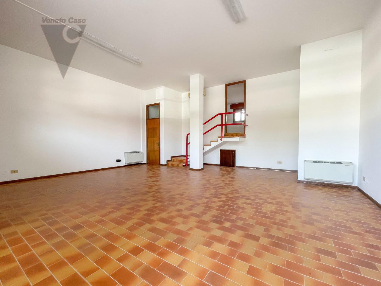 Negozio in vendita a Stra