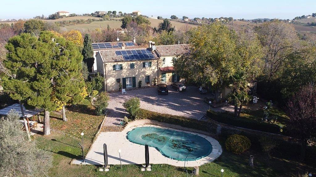 Casale in vendita a San Costanzo