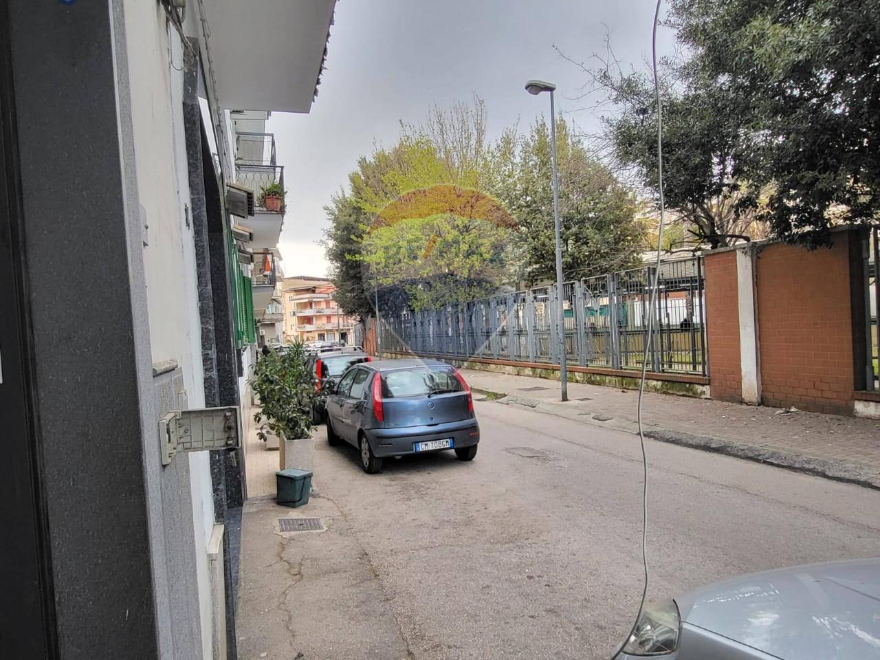 Negozio in affitto a Casoria