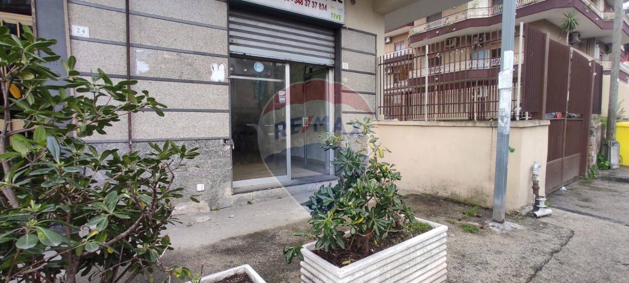 Negozio in affitto a Casalnuovo Di Napoli