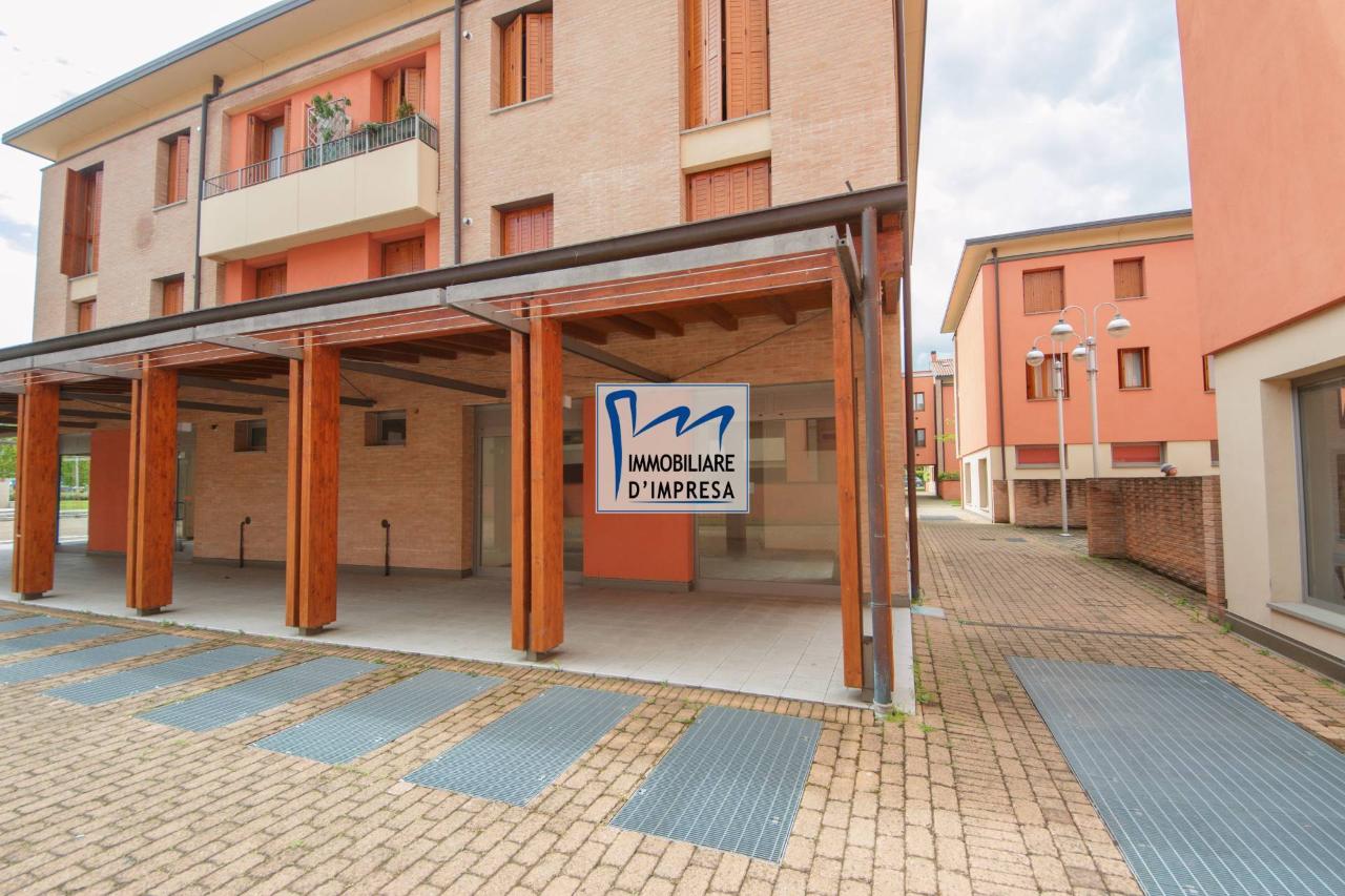 Negozio in vendita a Langhirano