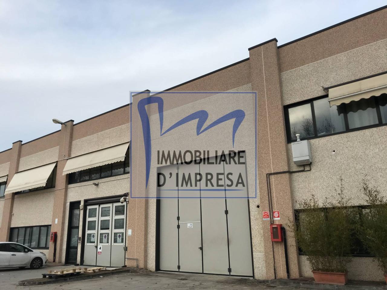 Capannone in vendita a Parma