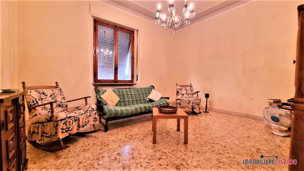 Appartamento in vendita a Colle Di Val D'Elsa