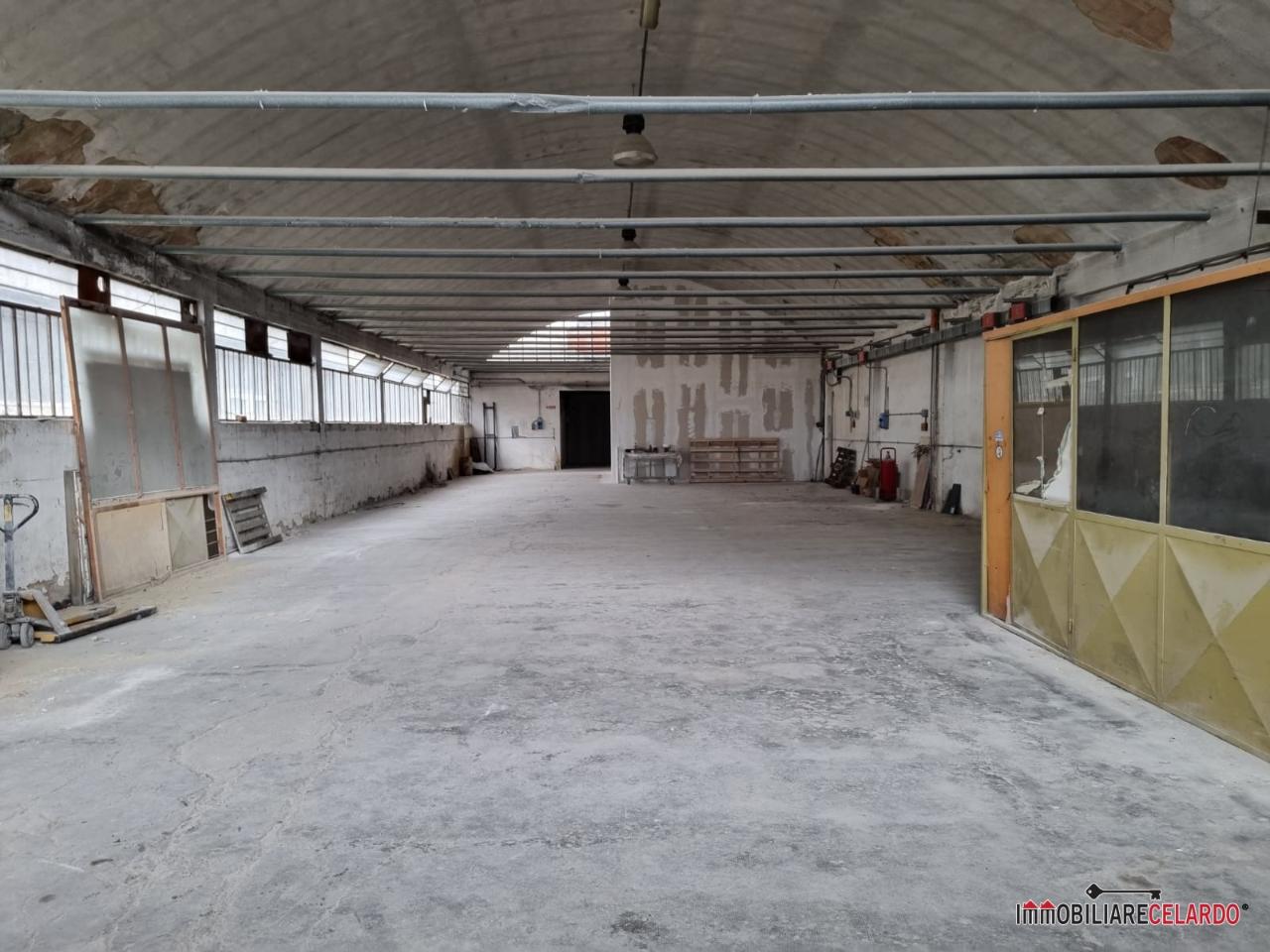 Capannone in vendita a Poggibonsi