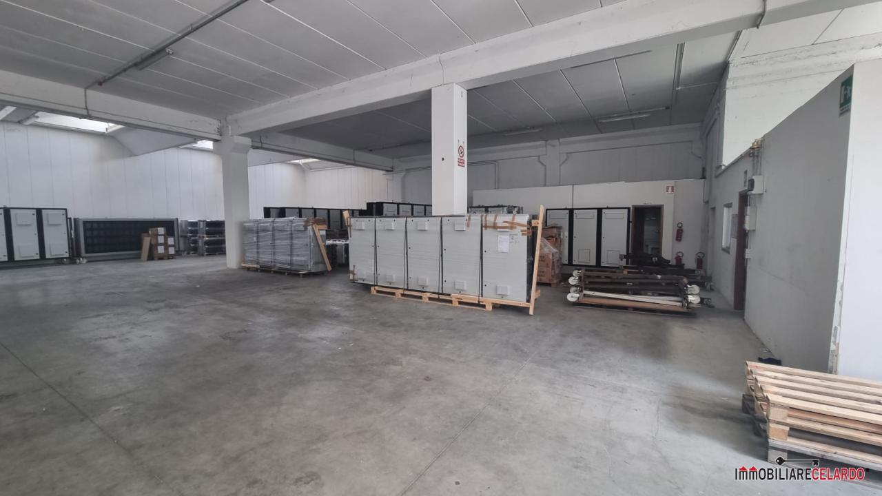 Capannone in vendita a Poggibonsi