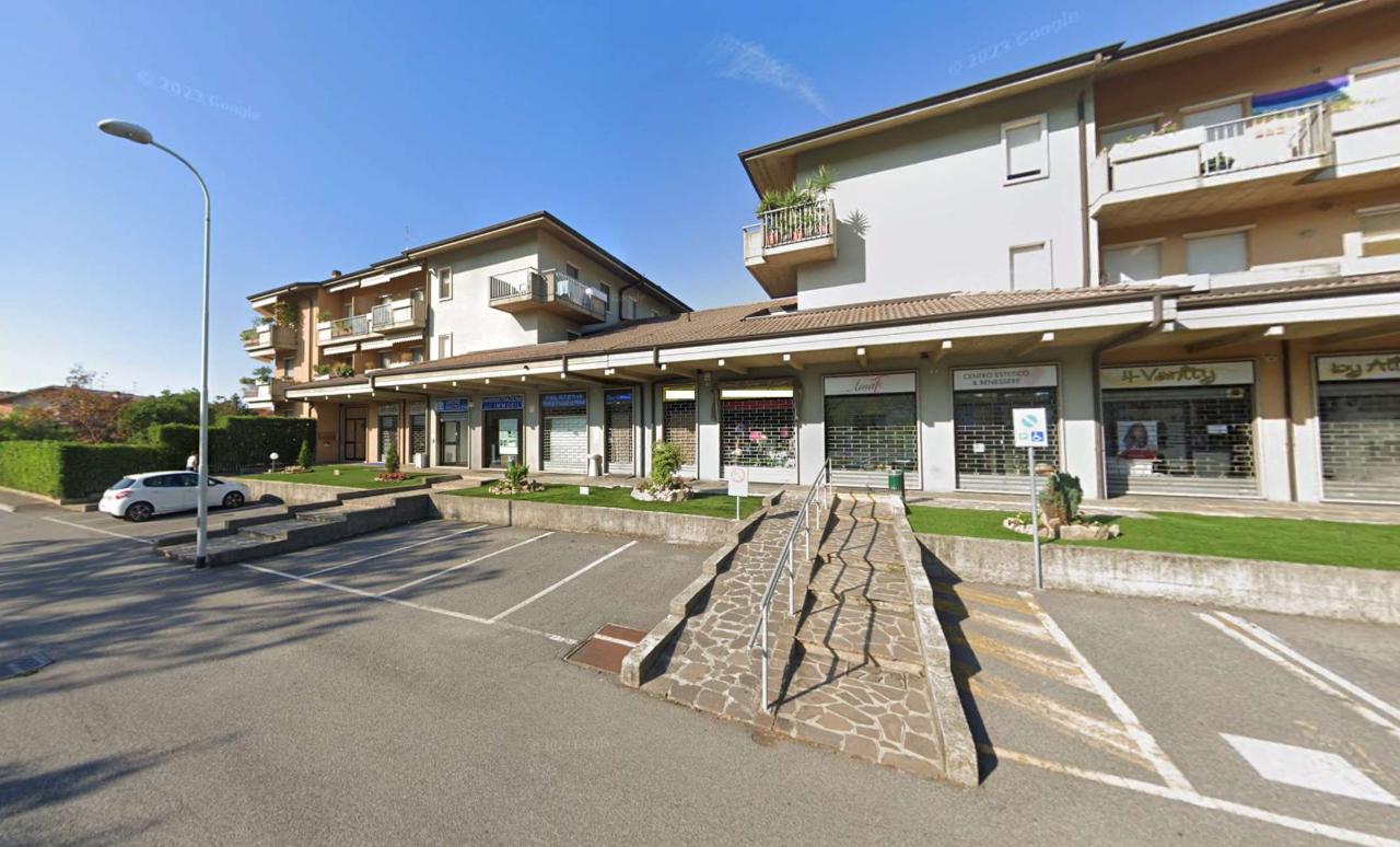 Negozio in vendita a Brusaporto