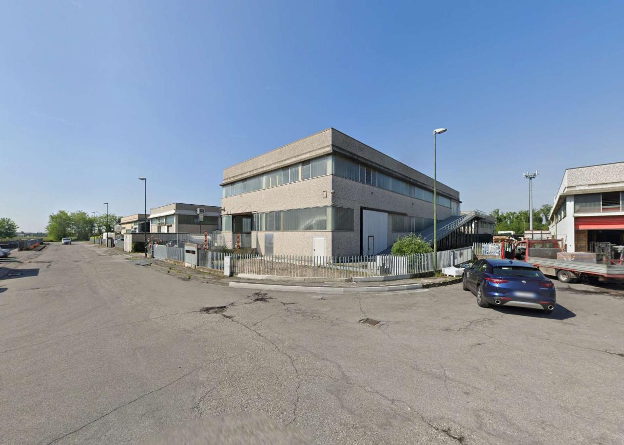 Magazzino in vendita a Ghisalba