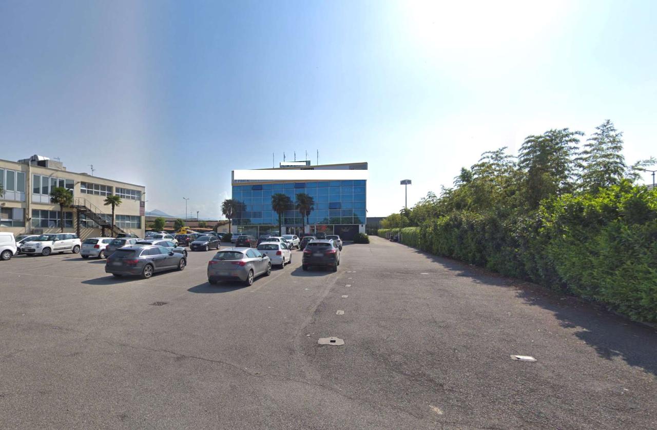 Magazzino in vendita a Calcinate