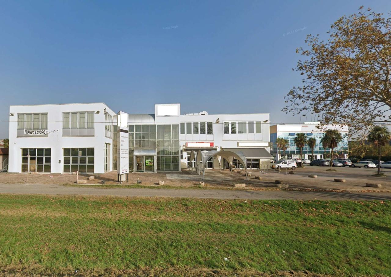 Capannone in vendita a Calcinate