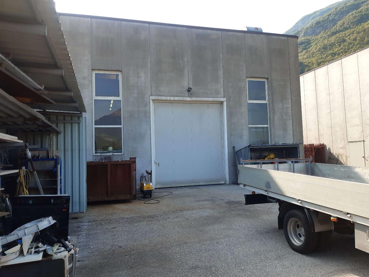 Capannone in vendita a Aldeno