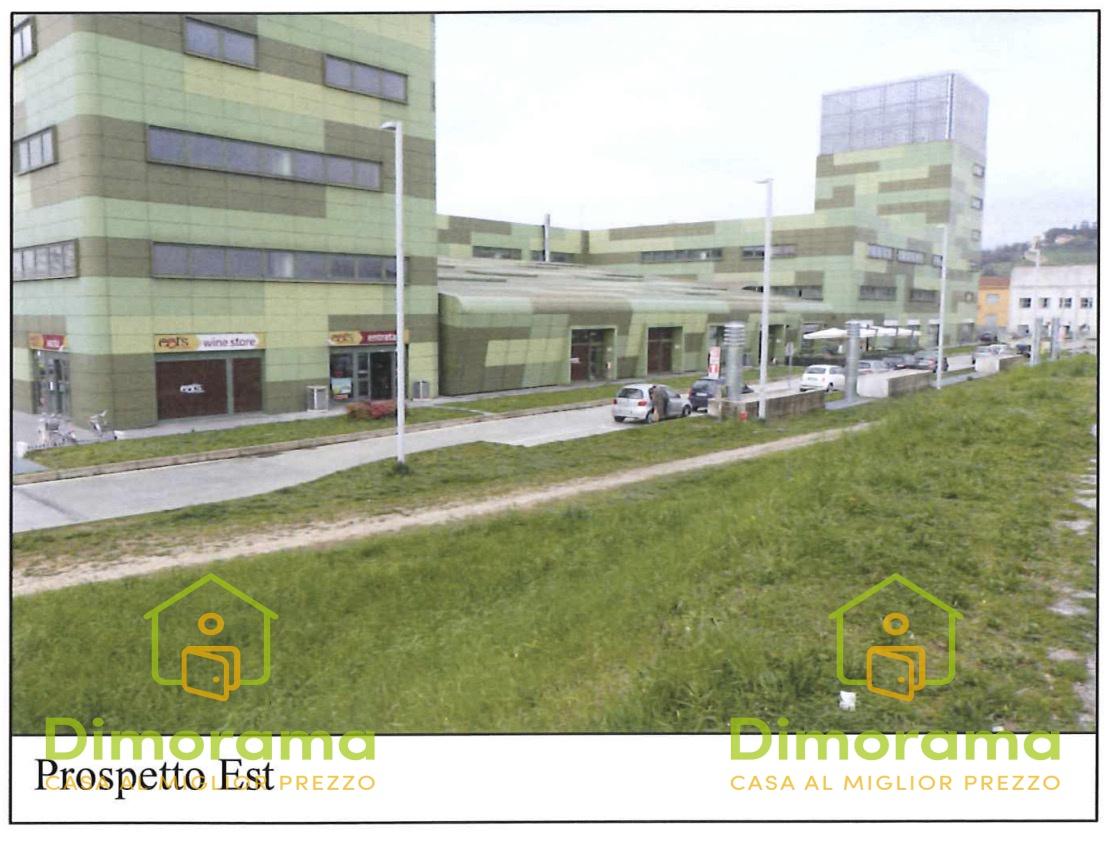 Palazzina commerciale in vendita a Conegliano