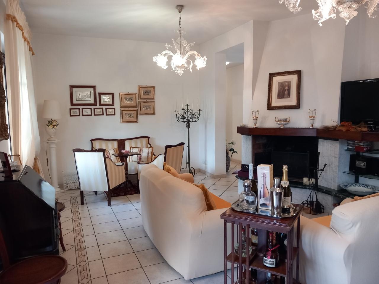 Villa a schiera in vendita a Carrara