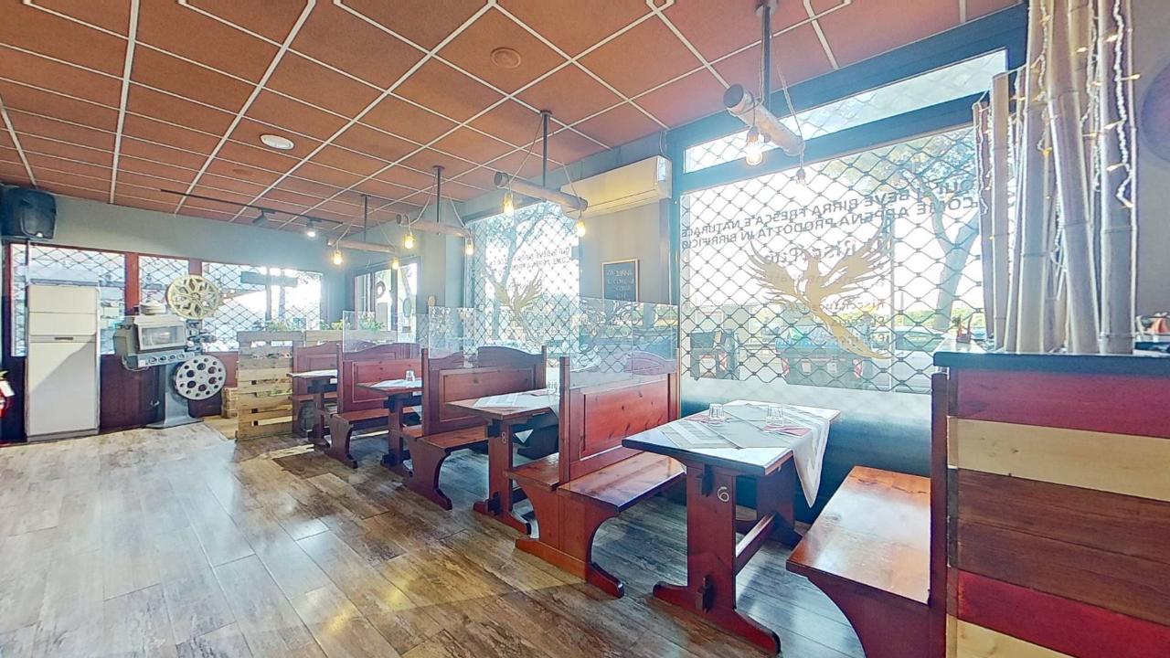 Esercizio commerciale in vendita a Roma