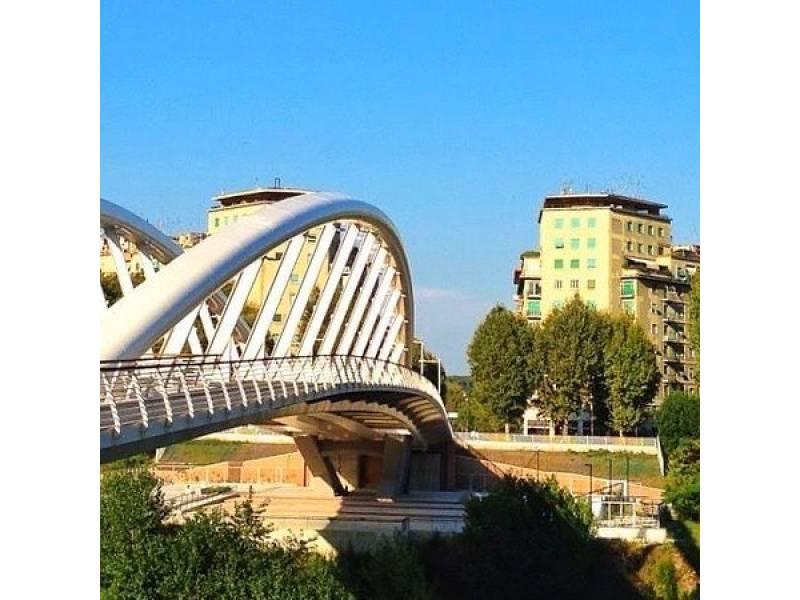 Esercizio commerciale in vendita a Roma