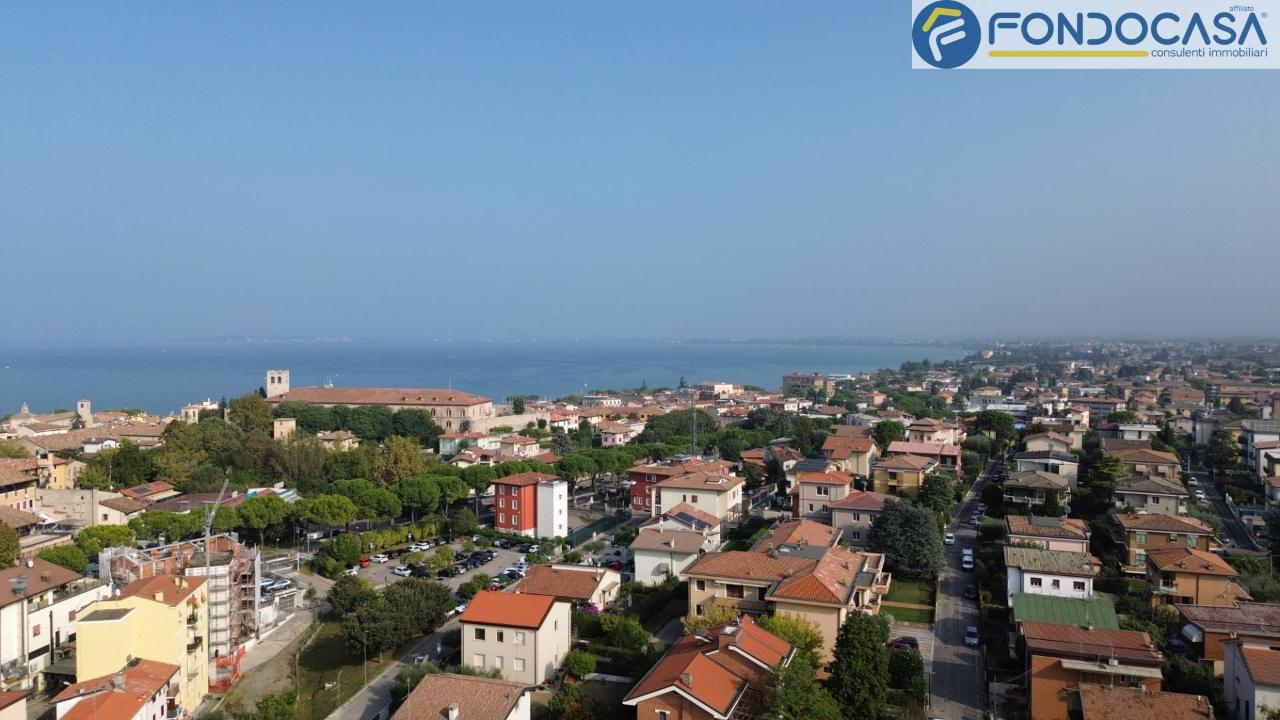 Appartamento in vendita a Desenzano Del Garda