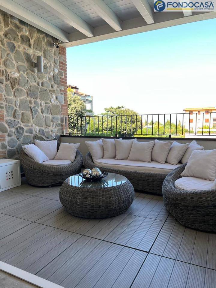 Appartamento in vendita a Desenzano Del Garda