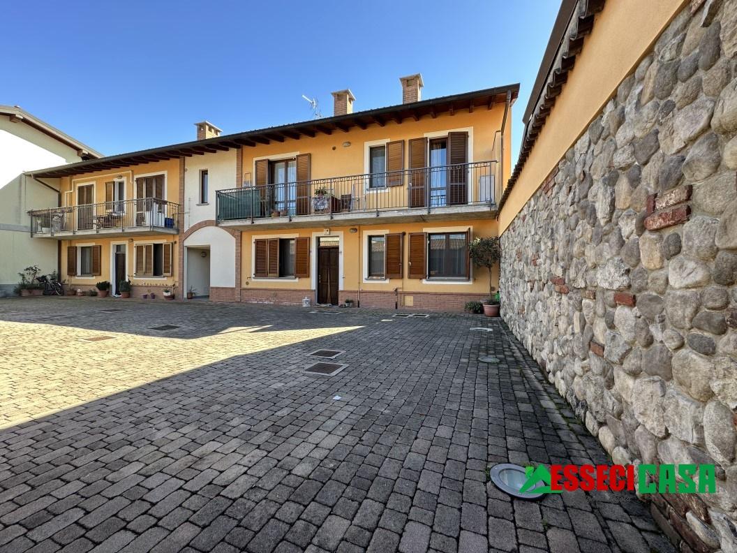 Appartamento in vendita a Casirate D'Adda