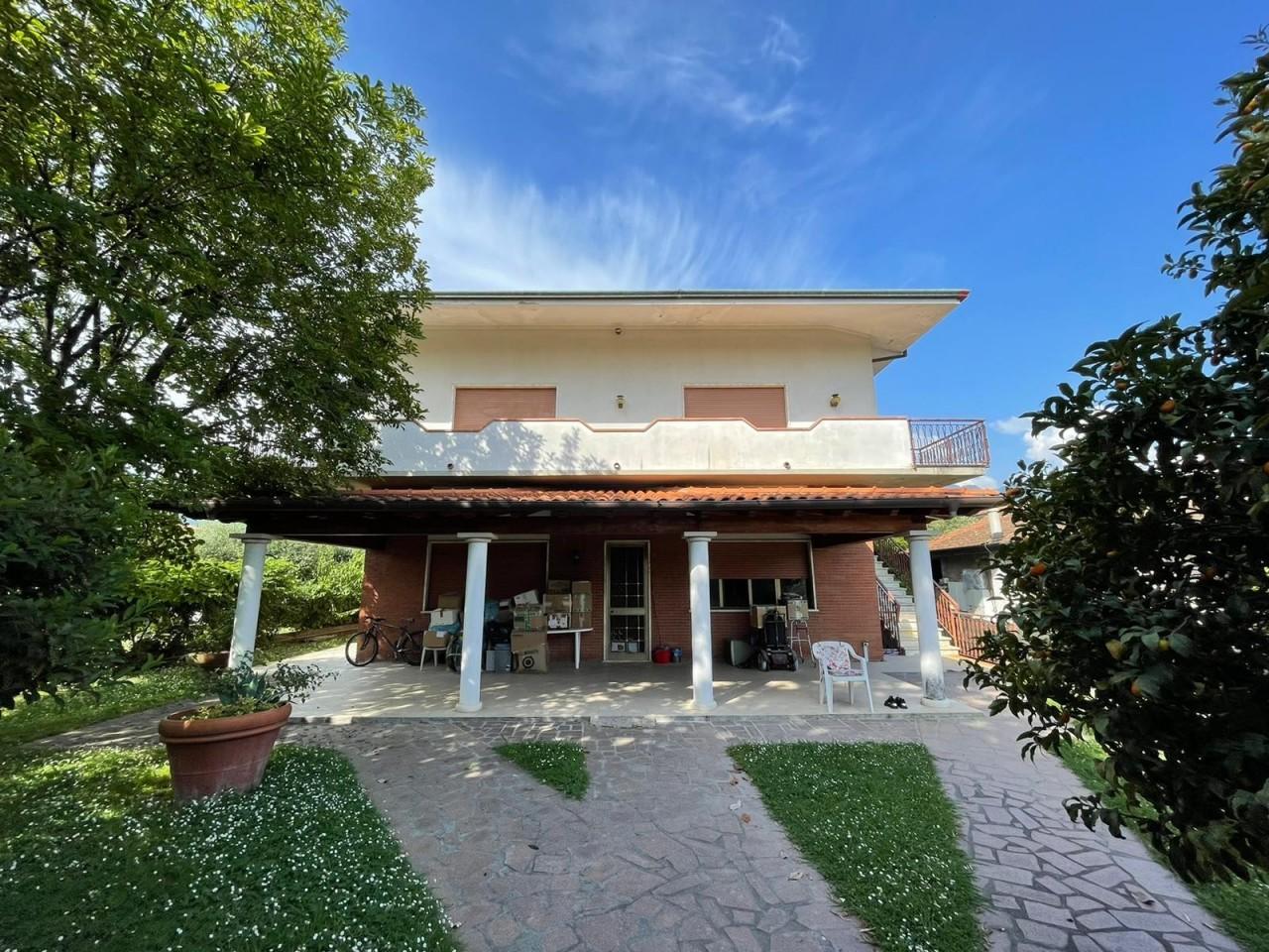 Villa in vendita a Seravezza