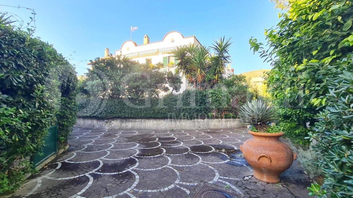 Appartamento in vendita a Pozzuoli