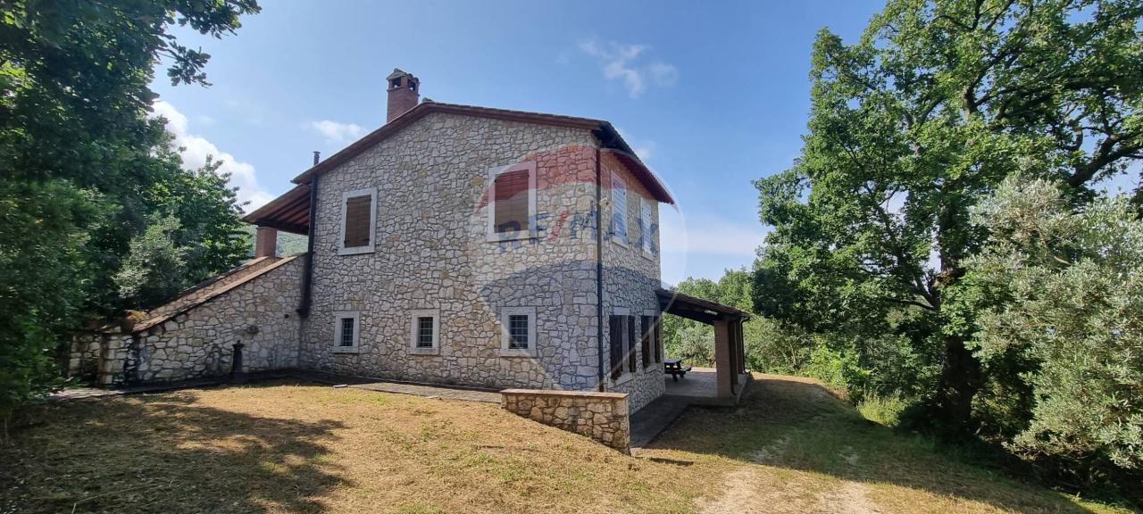 Villa in vendita a Guardea