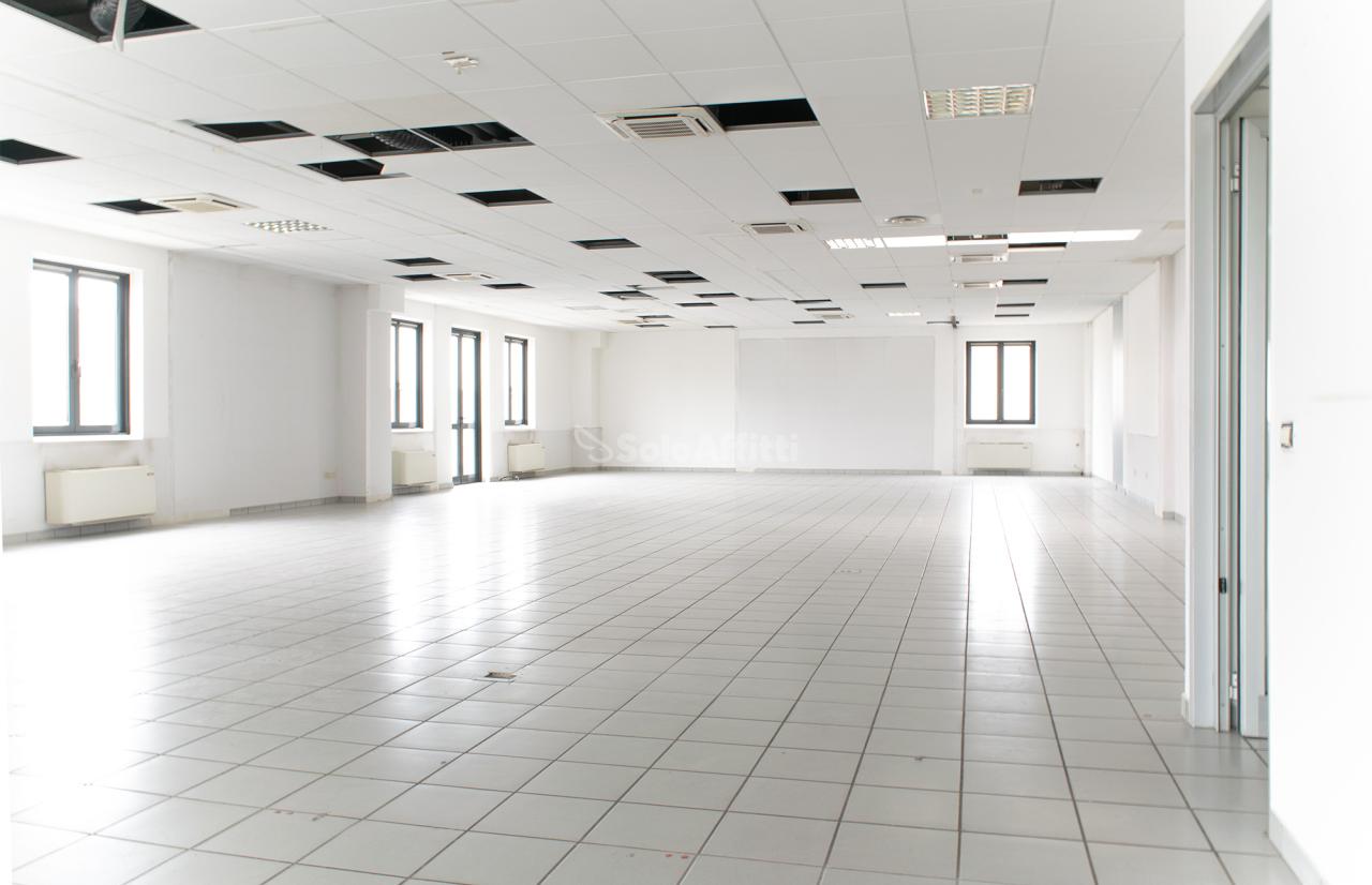 Ufficio in affitto a Mariano Comense