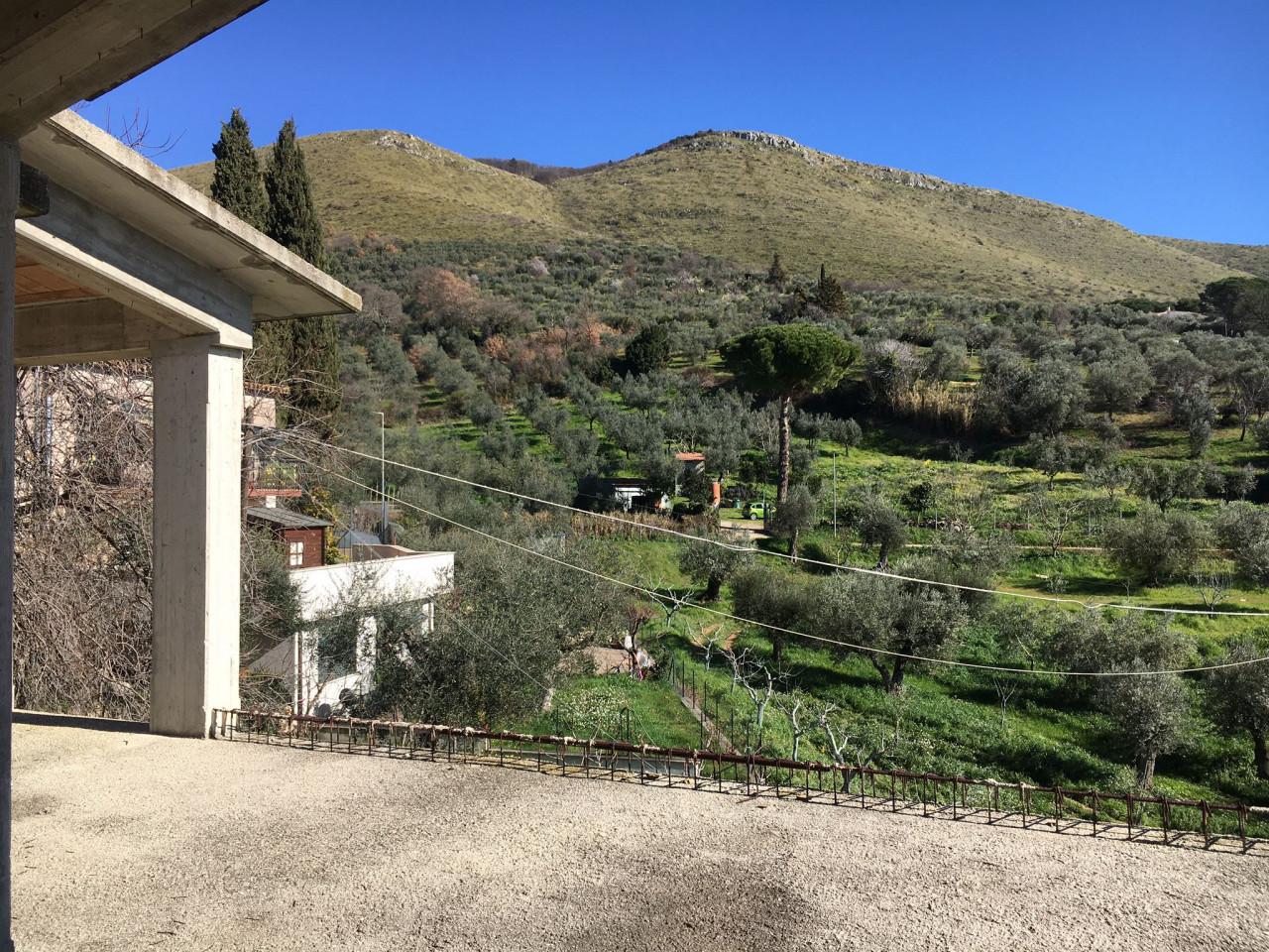 Palazzo in vendita a Fara In Sabina