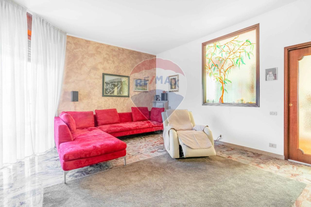 Villa in Via Vanzago 82, Cornaredo