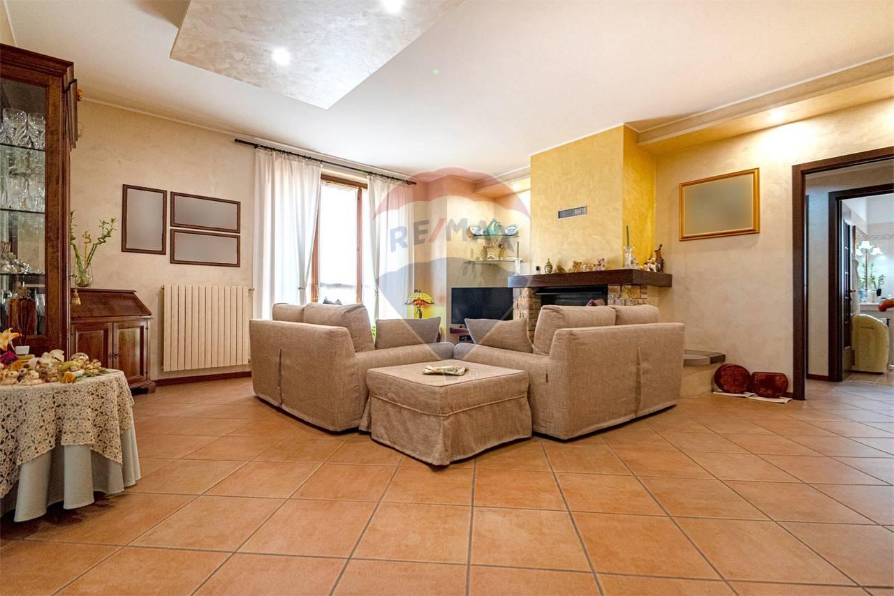 Appartamento in vendita a Rho