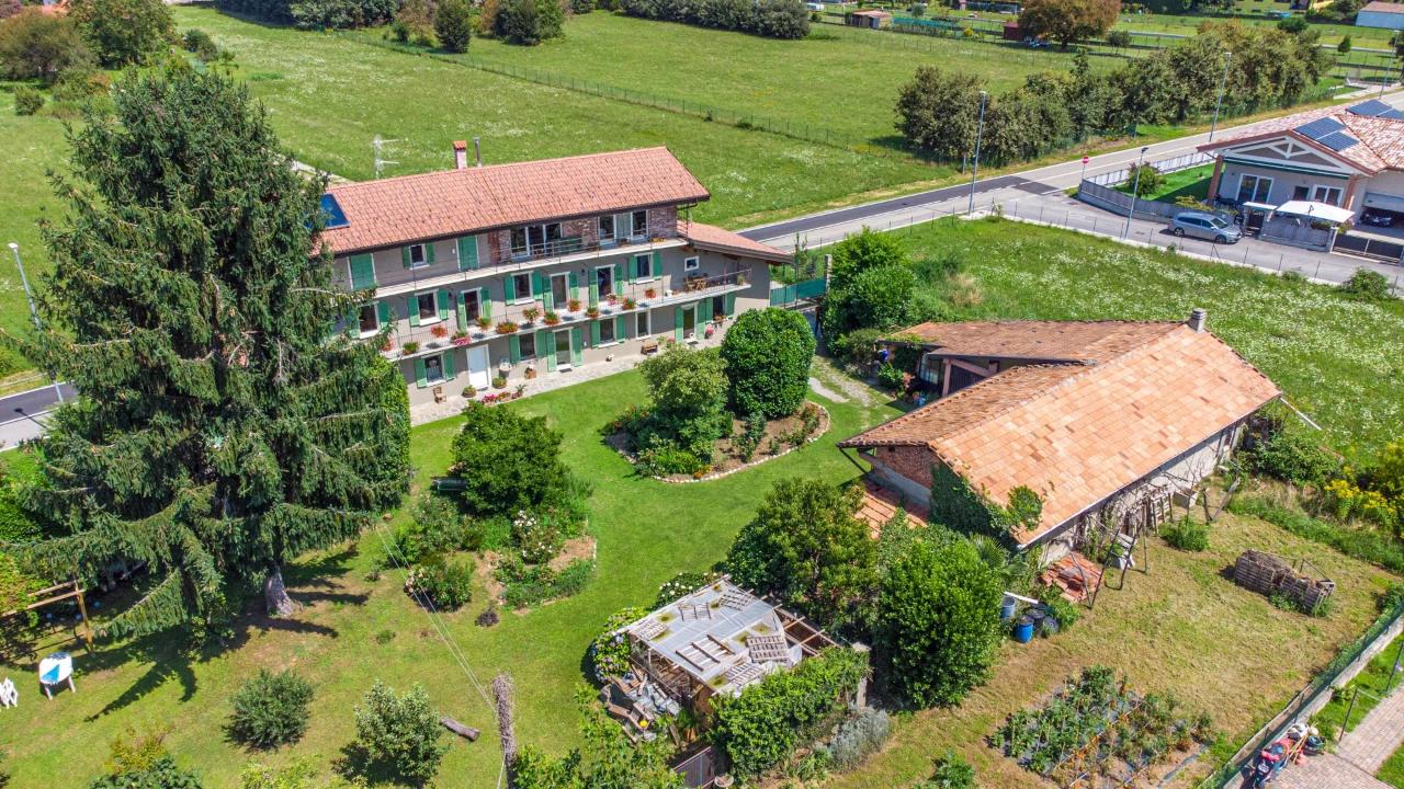 Casale in vendita a Varallo Pombia
