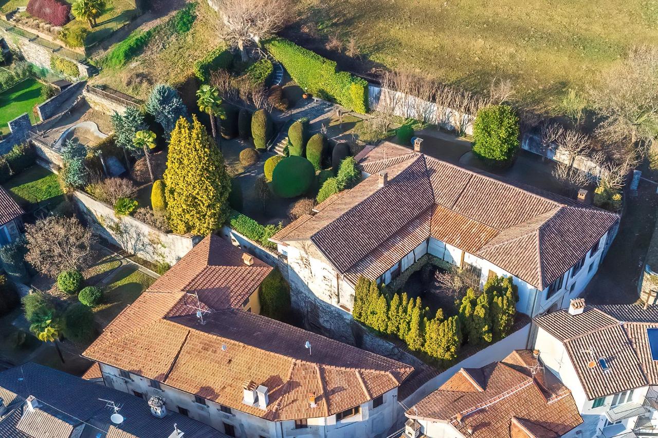 Villa in vendita a Miasino